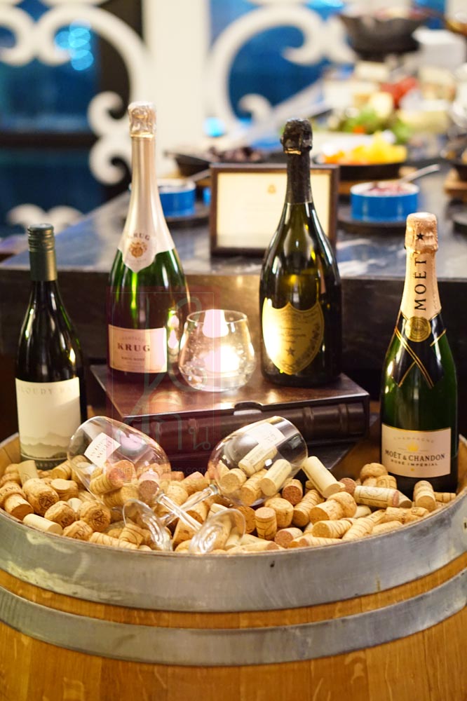 รีวิว บุฟเฟ่ต์ไวน์สุดคุ้ม กับไวน์อิตาเลียนหลากหลายและอาหารของว่างไม่ ...